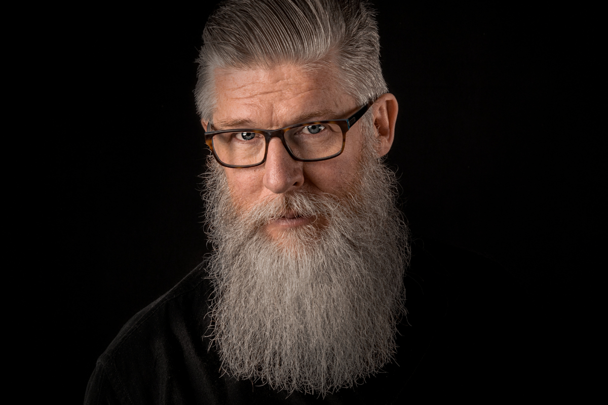 Salt and Pepper Beard Dye: How to Blend Gray Naturally